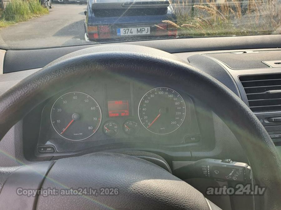 Pelēks Volkswagen Golf 2008 Tallina, ar dzinēja tilpumu 1.40 L un nobraukumu 226 tūkst. km par 999 €, foto 8 vietnē AUTOMOTO.COM.LV