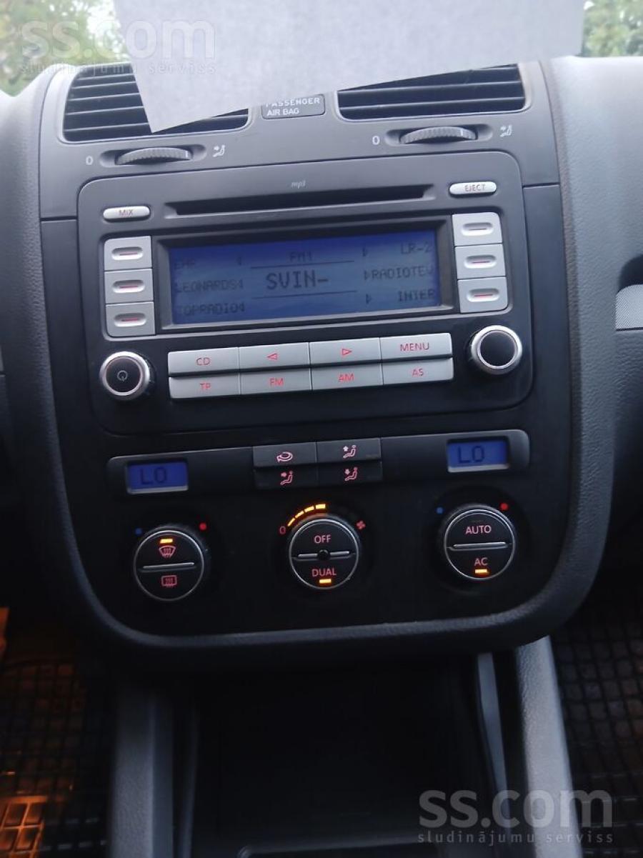 Pelēks Volkswagen Golf 2008 Gulbene, ar dzinēja tilpumu 1.90 L un nobraukumu 332 tūkst. km par 1595 €, foto 12 vietnē AUTOMOTO.COM.LV