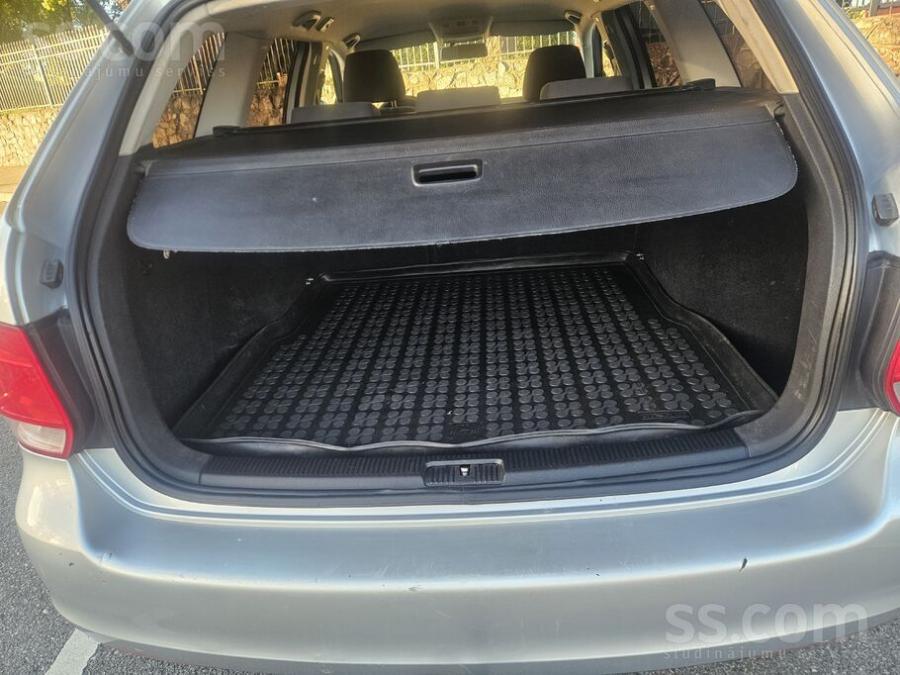 Pelēks Volkswagen Golf 2008 Valmiera, ar dzinēja tilpumu 1.90 L un nobraukumu 259 tūkst. km par 1490 €, foto 13 vietnē AUTOMOTO.COM.LV