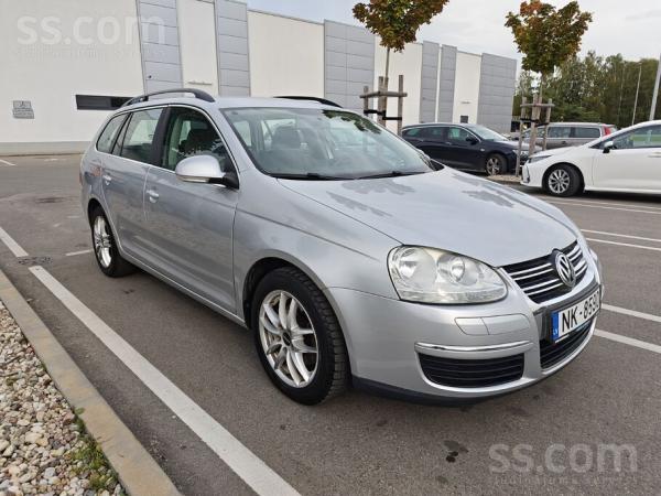 Volkswagen Golf 2008 in Riga on AUTOMOTO.COM.LV Grey Volkswagen Golf 2008 in Riga, with an engine capacity of 2.00 L and mileage of 210 thousand km for 2750 €, photo 4 on AUTOMOTO.COM.LV