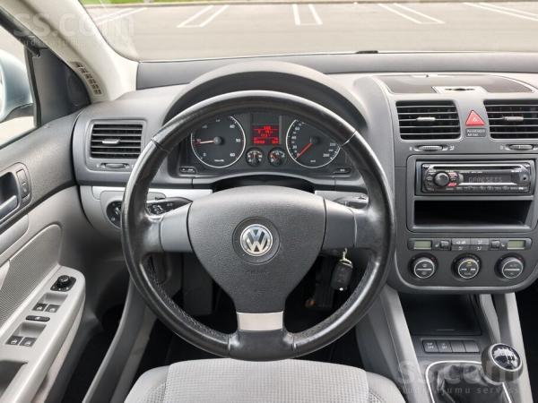 Volkswagen Golf 2008 in Riga on AUTOMOTO.COM.LV Grey Volkswagen Golf 2008 in Riga, with an engine capacity of 2.00 L and mileage of 210 thousand km for 2750 €, photo 9 on AUTOMOTO.COM.LV