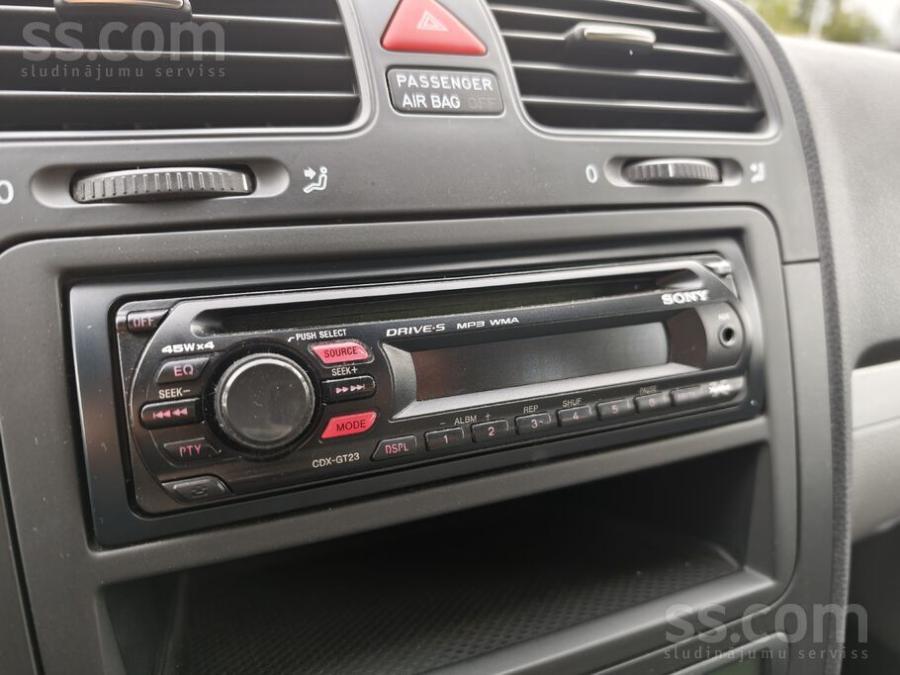 Pelēks Volkswagen Golf 2008 Rīga, ar dzinēja tilpumu 2.00 L un nobraukumu 210 tūkst. km par 2750 €, foto 11 vietnē AUTOMOTO.COM.LV