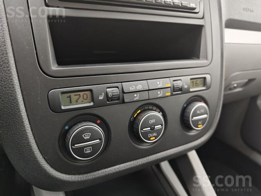 Pelēks Volkswagen Golf 2008 Rīga, ar dzinēja tilpumu 2.00 L un nobraukumu 210 tūkst. km par 2750 €, foto 12 vietnē AUTOMOTO.COM.LV
