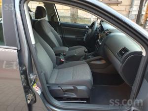 Pelēks Volkswagen Golf 2008 Daugavpils, ar dzinēja tilpumu 1.90 L un nobraukumu 0 tūkst. km par 2250 €, foto 18 vietnē AUTOMOTO.COM.LV