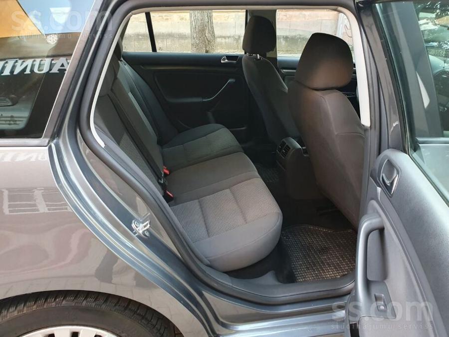 Pelēks Volkswagen Golf 2008 Daugavpils, ar dzinēja tilpumu 1.90 L un nobraukumu 0 tūkst. km par 2250 €, foto 24 vietnē AUTOMOTO.COM.LV