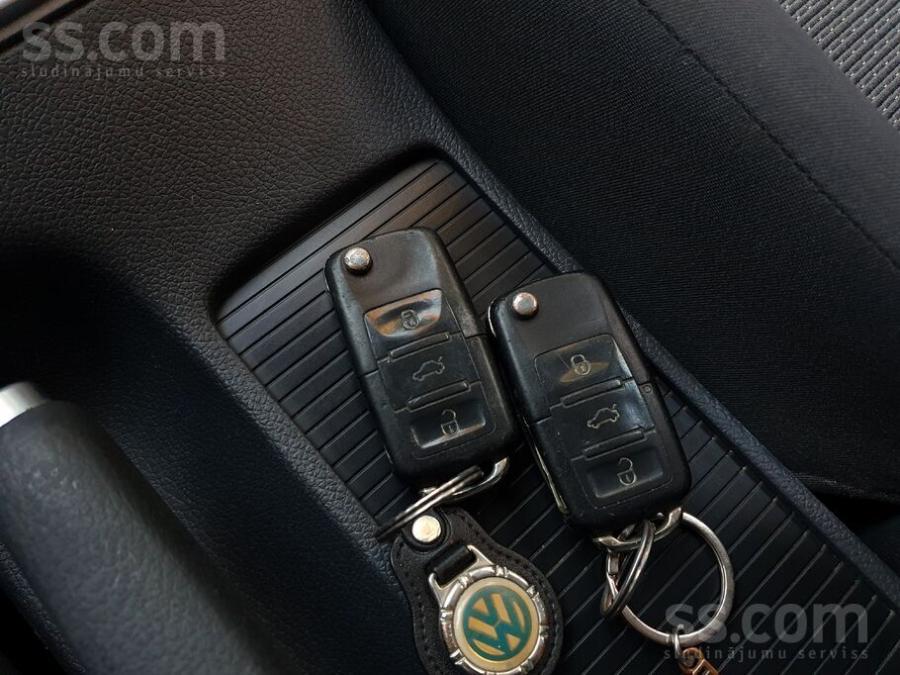 Pelēks Volkswagen Golf 2008 Daugavpils, ar dzinēja tilpumu 1.90 L un nobraukumu 0 tūkst. km par 2250 €, foto 28 vietnē AUTOMOTO.COM.LV