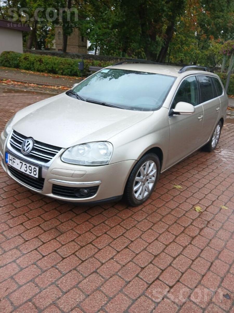 Grey Volkswagen Golf 2008 in Cesis, with an engine capacity of 1.40 L and mileage of 246 thousand km for 2950 €, photo 1 on AUTOMOTO.COM.LV