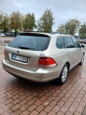Grey Volkswagen Golf 2008 in Cesis, with an engine capacity of 1.40 L and mileage of 246 thousand km for 2950 €, photo 4 on AUTOMOTO.COM.LV