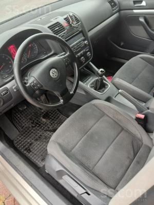 Grey Volkswagen Golf 2008 in Cesis, with an engine capacity of 1.40 L and mileage of 246 thousand km for 2950 €, photo 6 on AUTOMOTO.COM.LV