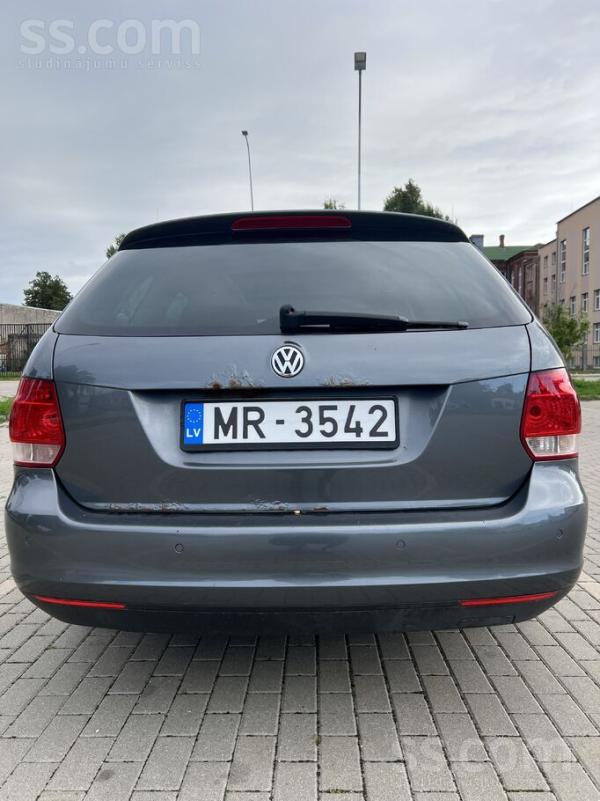 Grey Volkswagen Golf 2008 in Liepaja, with an engine capacity of 1.90 L and mileage of 331 thousand km for 1200 €, photo 4 on AUTOMOTO.COM.LV