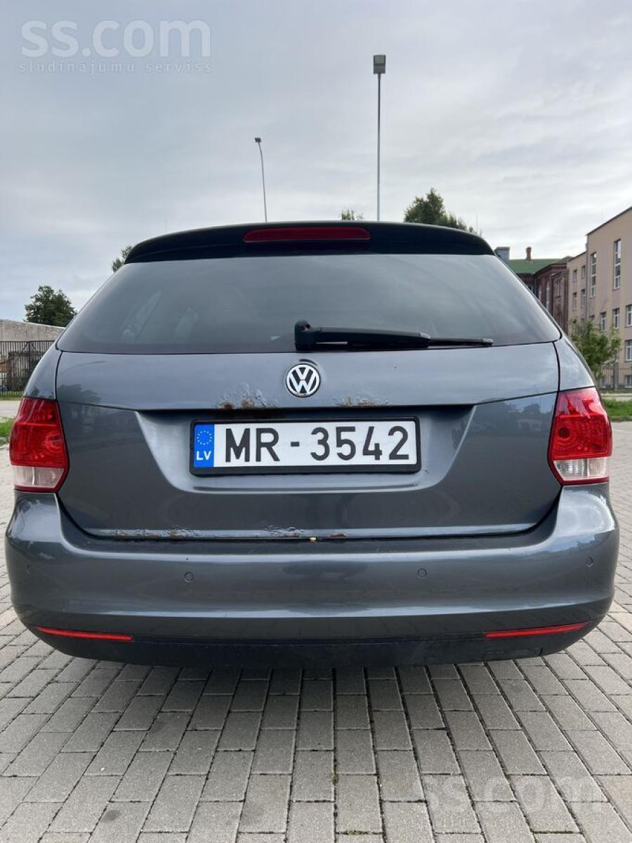 Pelēks Volkswagen Golf 2008 Liepāja, ar dzinēja tilpumu 1.90 L un nobraukumu 331 tūkst. km par 1200 €, foto 4 vietnē AUTOMOTO.COM.LV