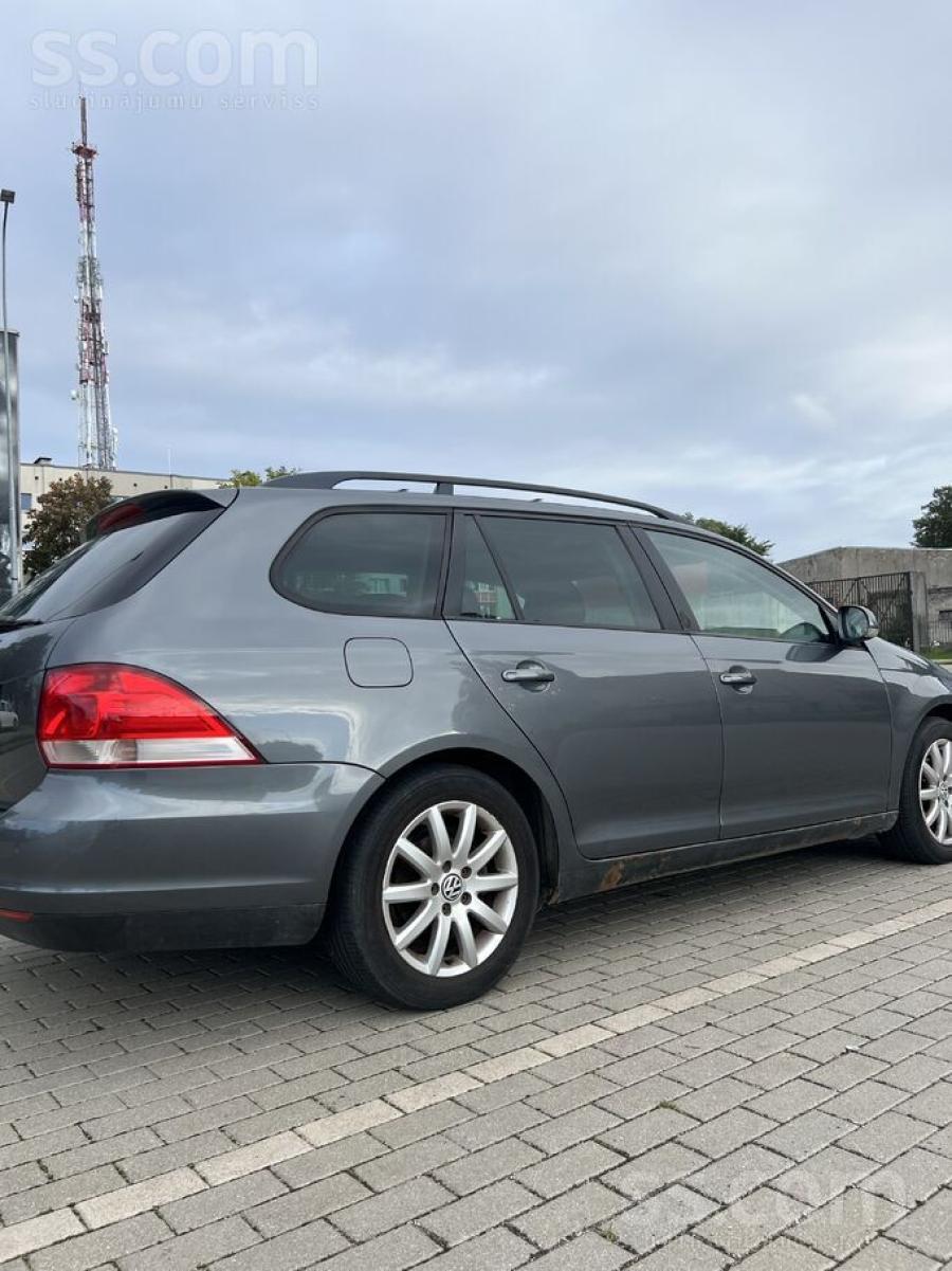 Pelēks Volkswagen Golf 2008 Liepāja, ar dzinēja tilpumu 1.90 L un nobraukumu 331 tūkst. km par 1200 €, foto 5 vietnē AUTOMOTO.COM.LV