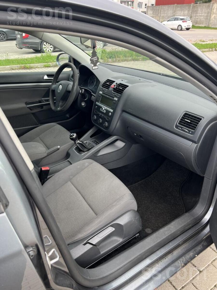 Pelēks Volkswagen Golf 2008 Liepāja, ar dzinēja tilpumu 1.90 L un nobraukumu 331 tūkst. km par 1200 €, foto 8 vietnē AUTOMOTO.COM.LV