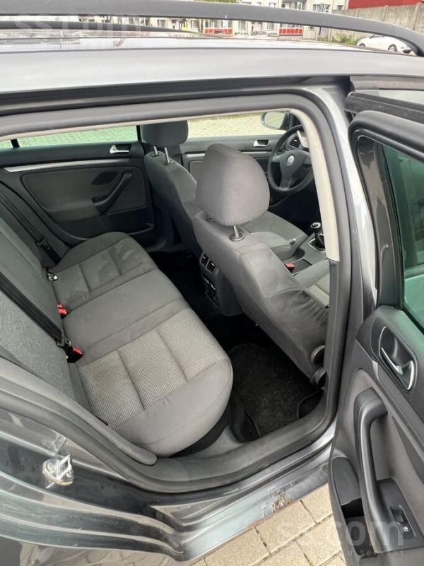 Grey Volkswagen Golf 2008 in Liepaja, with an engine capacity of 1.90 L and mileage of 331 thousand km for 1200 €, photo 9 on AUTOMOTO.COM.LV