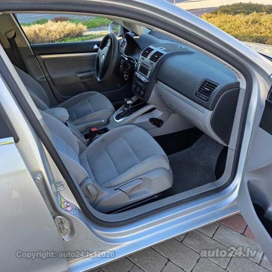 Grey Volkswagen Golf 2008 in Rakvere, with an engine capacity of 2.00 L and mileage of 453 thousand km for 2699 €, photo 8 on AUTOMOTO.COM.LV