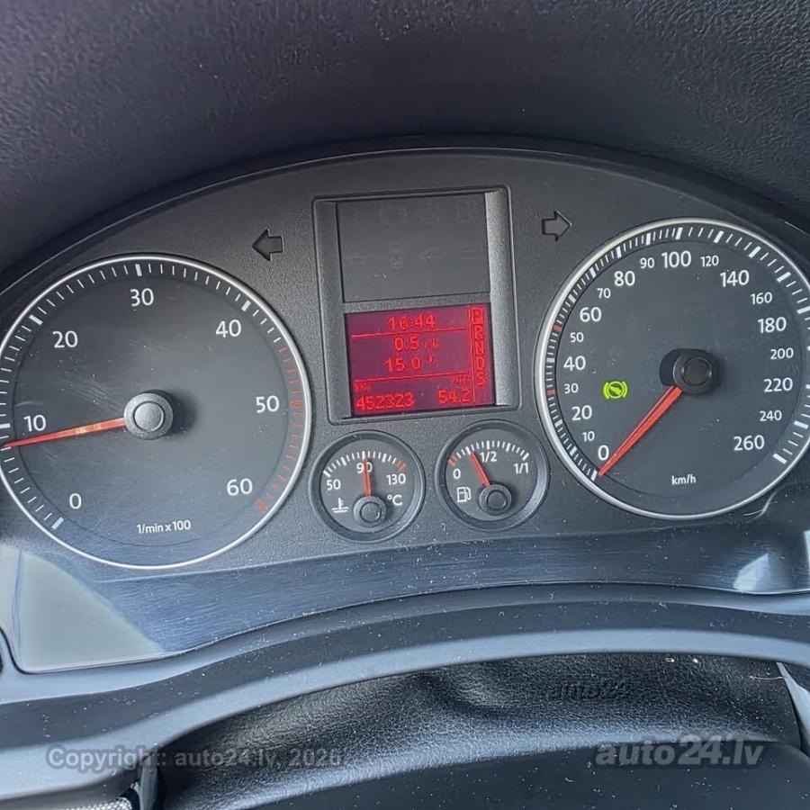 Grey Volkswagen Golf 2008 in Rakvere, with an engine capacity of 2.00 L and mileage of 453 thousand km for 2699 €, photo 11 on AUTOMOTO.COM.LV