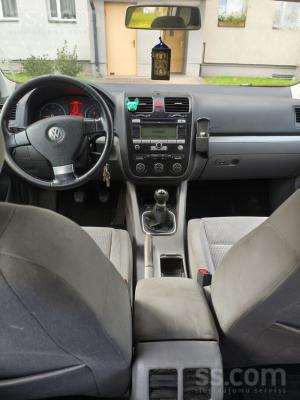 Pelēks Volkswagen Golf 2008 Talsi, ar dzinēja tilpumu 1.90 L un nobraukumu 395 tūkst. km par 1200 €, foto 4 vietnē AUTOMOTO.COM.LV