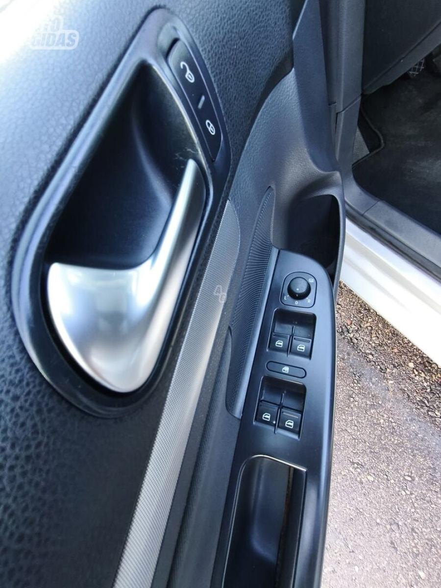 Pelēks Volkswagen Golf 2008 Kauņa, ar dzinēja tilpumu 1.90 L un nobraukumu 275 tūkst. km par 1650 €, foto 10 vietnē AUTOMOTO.COM.LV