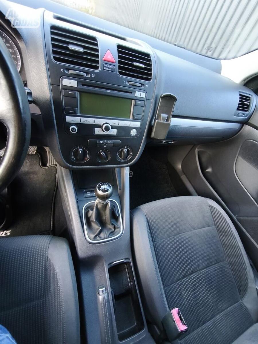 Pelēks Volkswagen Golf 2008 Kauņa, ar dzinēja tilpumu 1.90 L un nobraukumu 275 tūkst. km par 1650 €, foto 13 vietnē AUTOMOTO.COM.LV