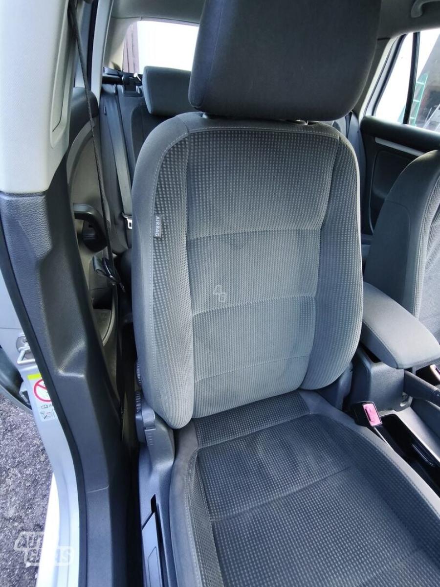 Pelēks Volkswagen Golf 2008 Kauņa, ar dzinēja tilpumu 1.90 L un nobraukumu 275 tūkst. km par 1650 €, foto 15 vietnē AUTOMOTO.COM.LV