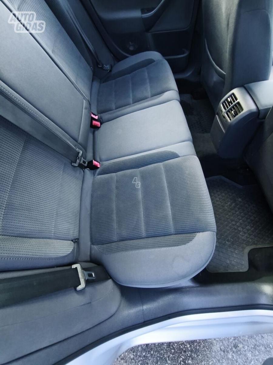 Pelēks Volkswagen Golf 2008 Kauņa, ar dzinēja tilpumu 1.90 L un nobraukumu 275 tūkst. km par 1650 €, foto 16 vietnē AUTOMOTO.COM.LV