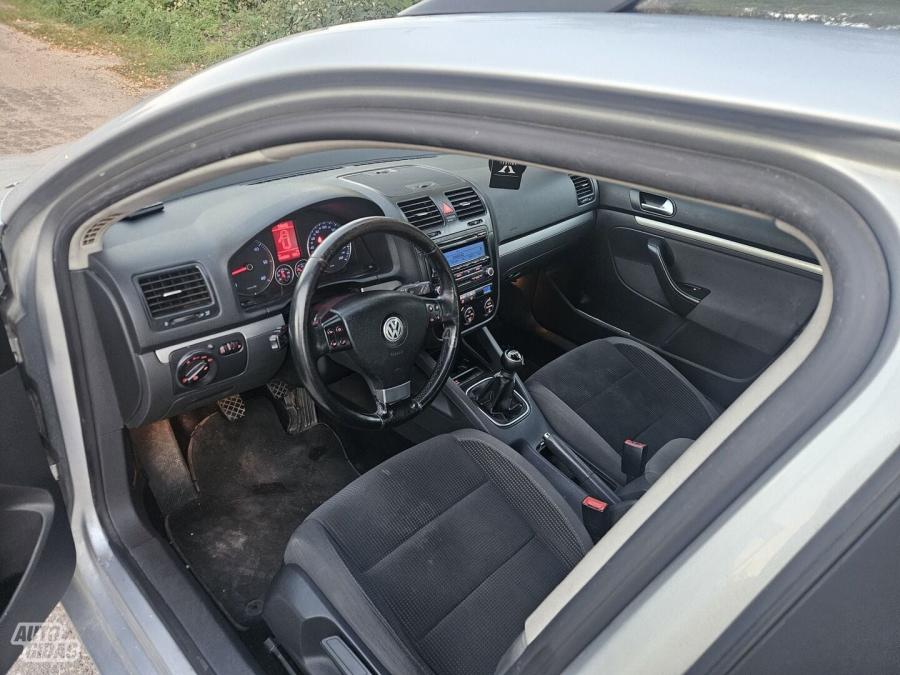 Grey Volkswagen Golf 2008 in Vilkaviskis, with an engine capacity of 1.90 L and mileage of 0 thousand km for 1400 €, photo 6 on AUTOMOTO.COM.LV