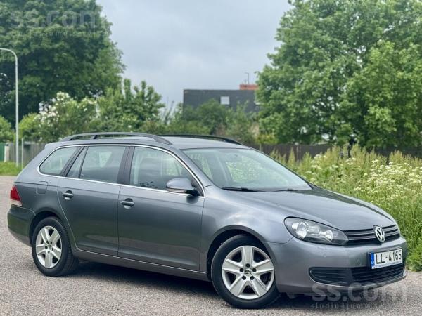 Grey Volkswagen Golf 2009 in Riga, with an engine capacity of 1.60 L and mileage of 207 thousand km for 3200 €, photo 2 on AUTOMOTO.COM.LV