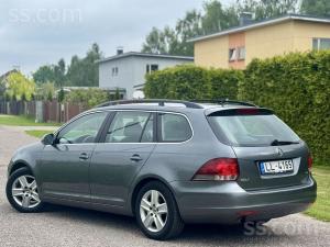 Grey Volkswagen Golf 2009 in Riga, with an engine capacity of 1.60 L and mileage of 207 thousand km for 3850 €, photo 6 on AUTOMOTO.COM.LV