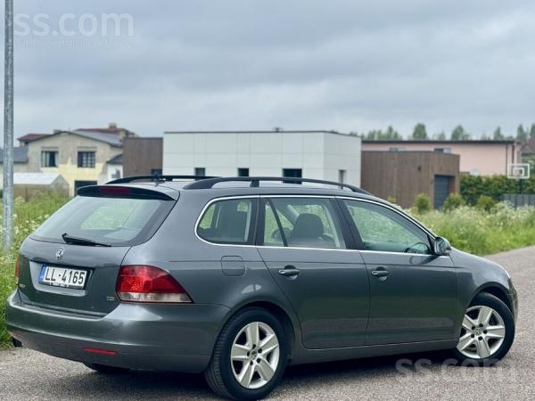 Grey Volkswagen Golf 2009 in Riga, with an engine capacity of 1.60 L and mileage of 207 thousand km for 3200 €, photo 8 on AUTOMOTO.COM.LV