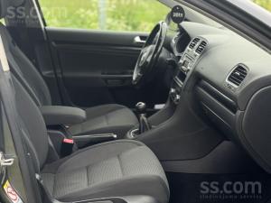 Grey Volkswagen Golf 2009 in Riga, with an engine capacity of 1.60 L and mileage of 207 thousand km for 3850 €, photo 16 on AUTOMOTO.COM.LV