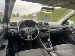 Grey Volkswagen Golf 2009 in Riga, with an engine capacity of 1.60 L and mileage of 207 thousand km for 3850 €, photo 17 on AUTOMOTO.COM.LV