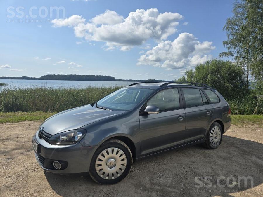 Grey Volkswagen Golf 2009 in Aluksne, with an engine capacity of 1.60 L and mileage of 302 thousand km for 2600 €, photo 1 on AUTOMOTO.COM.LV