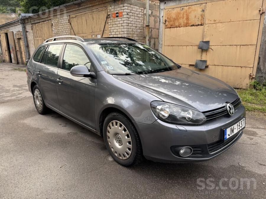 Grey Volkswagen Golf 2009 in Riga, with an engine capacity of 1.60 L and mileage of 215 thousand km for 2450 €, photo 1 on AUTOMOTO.COM.LV