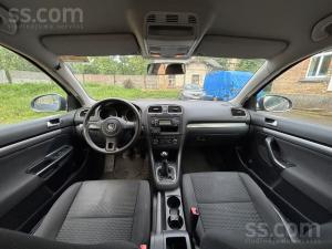Grey Volkswagen Golf 2009 in Riga, with an engine capacity of 1.60 L and mileage of 215 thousand km for 2450 €, photo 4 on AUTOMOTO.COM.LV