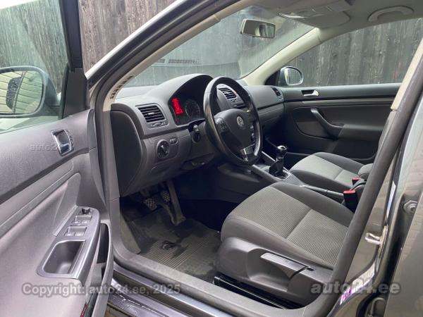 Pelēks Volkswagen Golf 2009 Tallina, ar dzinēja tilpumu 1.90 L un nobraukumu 279 tūkst. km par 3690 €, foto 11 vietnē AUTOMOTO.COM.LV