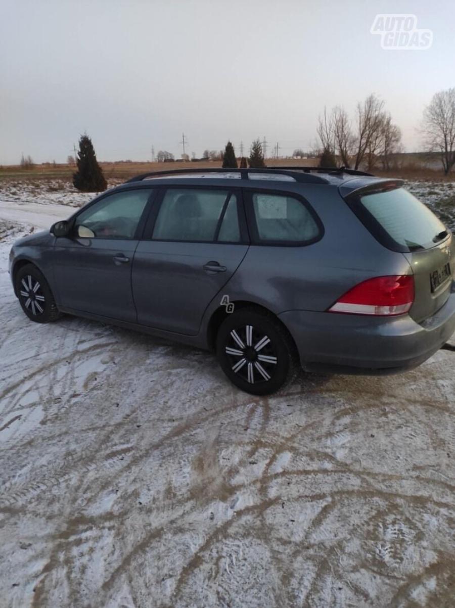 Grey Volkswagen Golf 2009 in Jurbarkas, with an engine capacity of 1.90 L and mileage of 398 thousand km for 2100 €, photo 4 on AUTOMOTO.COM.LV