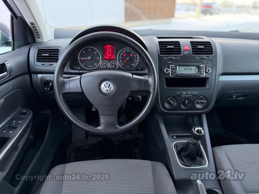 Pelēks Volkswagen Golf 2009 Tartu, ar dzinēja tilpumu 1.90 L un nobraukumu 194 tūkst. km par 2300 €, foto 8 vietnē AUTOMOTO.COM.LV