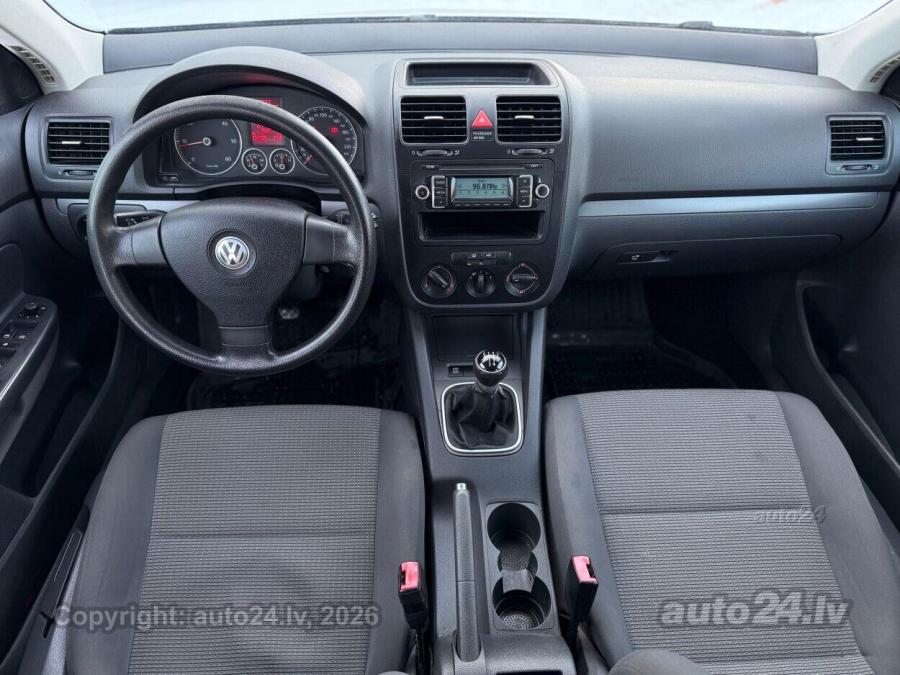 Pelēks Volkswagen Golf 2009 Tartu, ar dzinēja tilpumu 1.90 L un nobraukumu 194 tūkst. km par 2300 €, foto 9 vietnē AUTOMOTO.COM.LV