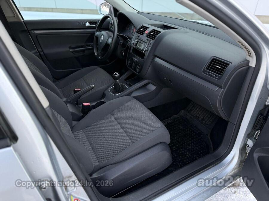 Pelēks Volkswagen Golf 2009 Tartu, ar dzinēja tilpumu 1.90 L un nobraukumu 194 tūkst. km par 2300 €, foto 10 vietnē AUTOMOTO.COM.LV