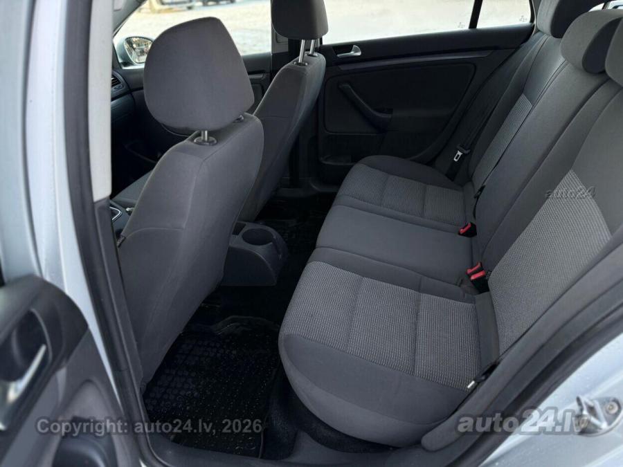 Pelēks Volkswagen Golf 2009 Tartu, ar dzinēja tilpumu 1.90 L un nobraukumu 194 tūkst. km par 2300 €, foto 11 vietnē AUTOMOTO.COM.LV