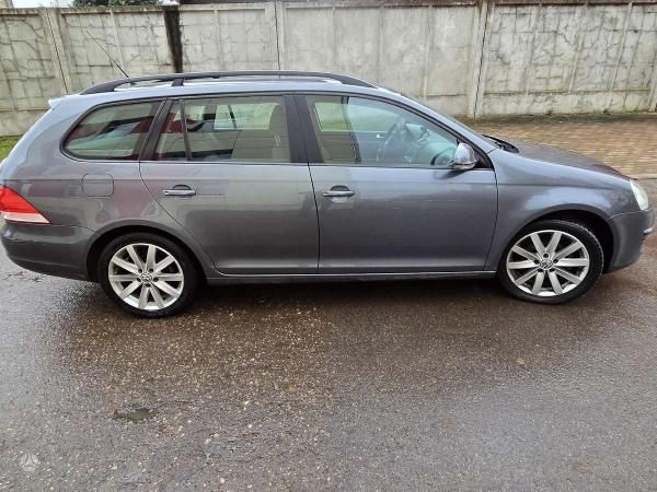 Pelēks Volkswagen Golf 2009 Kėdainiai, ar dzinēja tilpumu 1.90 L un nobraukumu 325 tūkst. km par 3250 €, foto 2 vietnē AUTOMOTO.COM.LV