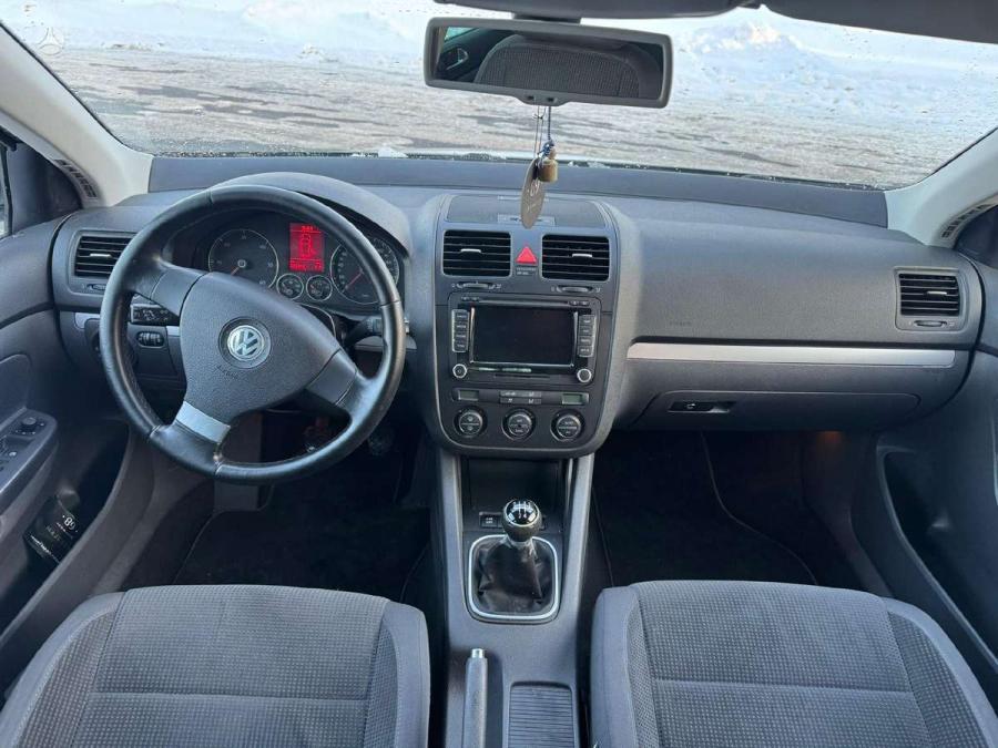 Pelēks Volkswagen Golf 2009 Utena, ar dzinēja tilpumu 1.90 L un nobraukumu 281 tūkst. km par 3150 €, foto 10 vietnē AUTOMOTO.COM.LV