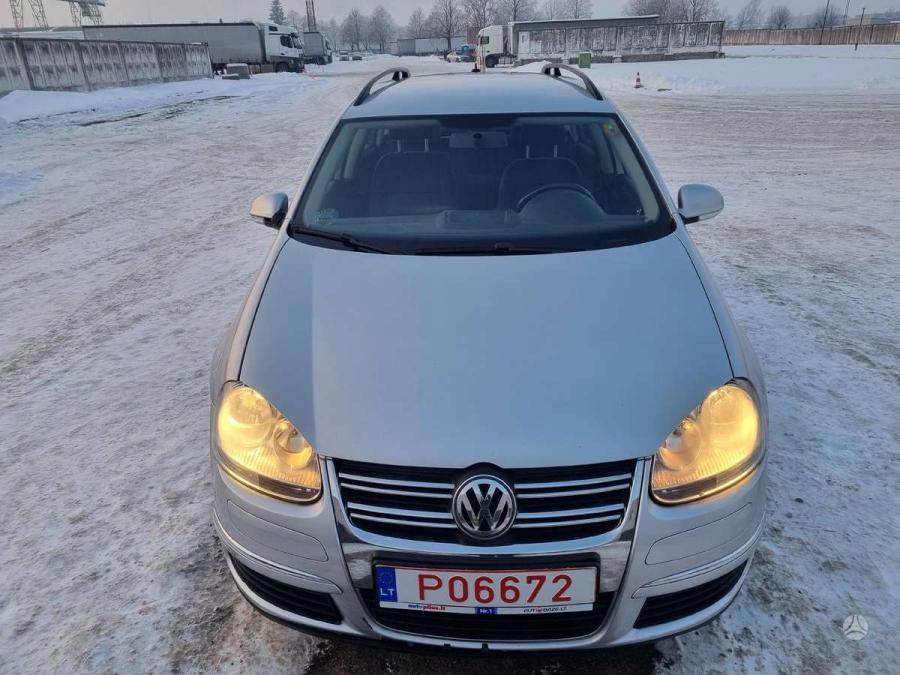Pelēks Volkswagen Golf 2009 Šauļi, ar dzinēja tilpumu 1.90 L un nobraukumu 213 tūkst. km par 2400 €, foto 2 vietnē AUTOMOTO.COM.LV