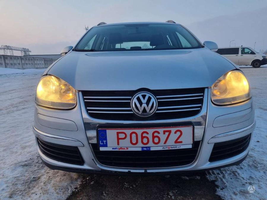 Pelēks Volkswagen Golf 2009 Šauļi, ar dzinēja tilpumu 1.90 L un nobraukumu 213 tūkst. km par 2400 €, foto 3 vietnē AUTOMOTO.COM.LV