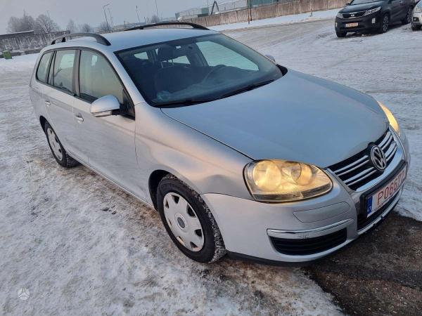 Grey Volkswagen Golf 2009 in Siauliai, with an engine capacity of 1.90 L and mileage of 213 thousand km for 2400 €, photo 4 on AUTOMOTO.COM.LV