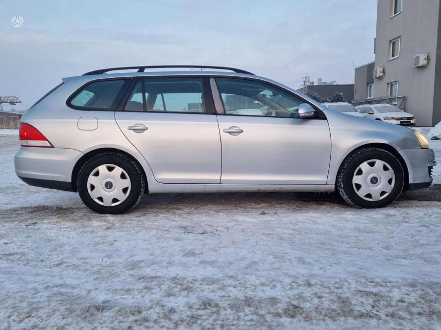 Pelēks Volkswagen Golf 2009 Šauļi, ar dzinēja tilpumu 1.90 L un nobraukumu 213 tūkst. km par 2400 €, foto 6 vietnē AUTOMOTO.COM.LV