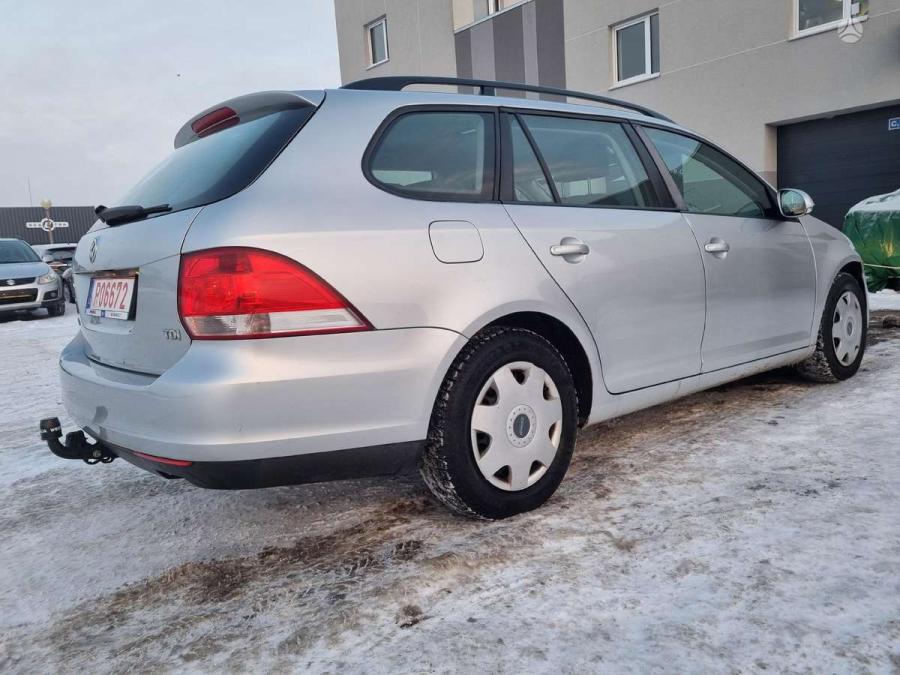 Pelēks Volkswagen Golf 2009 Šauļi, ar dzinēja tilpumu 1.90 L un nobraukumu 213 tūkst. km par 2400 €, foto 7 vietnē AUTOMOTO.COM.LV