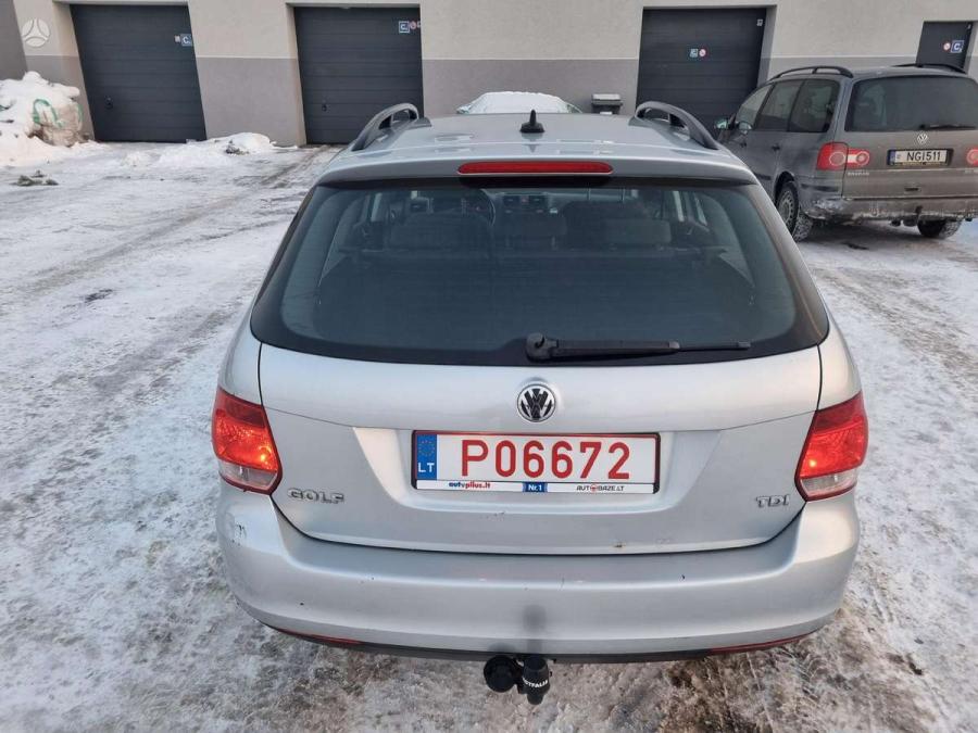 Pelēks Volkswagen Golf 2009 Šauļi, ar dzinēja tilpumu 1.90 L un nobraukumu 213 tūkst. km par 2400 €, foto 9 vietnē AUTOMOTO.COM.LV