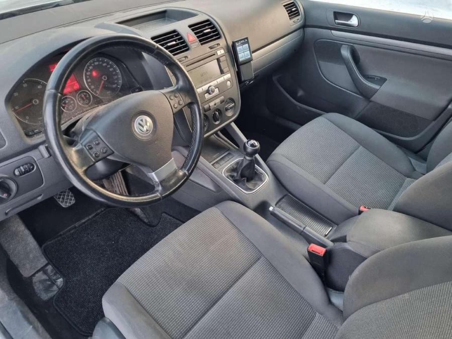 Pelēks Volkswagen Golf 2009 Šauļi, ar dzinēja tilpumu 1.90 L un nobraukumu 213 tūkst. km par 2400 €, foto 18 vietnē AUTOMOTO.COM.LV