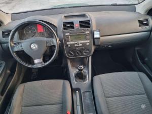 Pelēks Volkswagen Golf 2009 Šauļi, ar dzinēja tilpumu 1.90 L un nobraukumu 213 tūkst. km par 2400 €, foto 19 vietnē AUTOMOTO.COM.LV